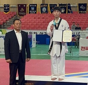 박용빈 선수, 대통령기 전국태권도대회 은메달 획득